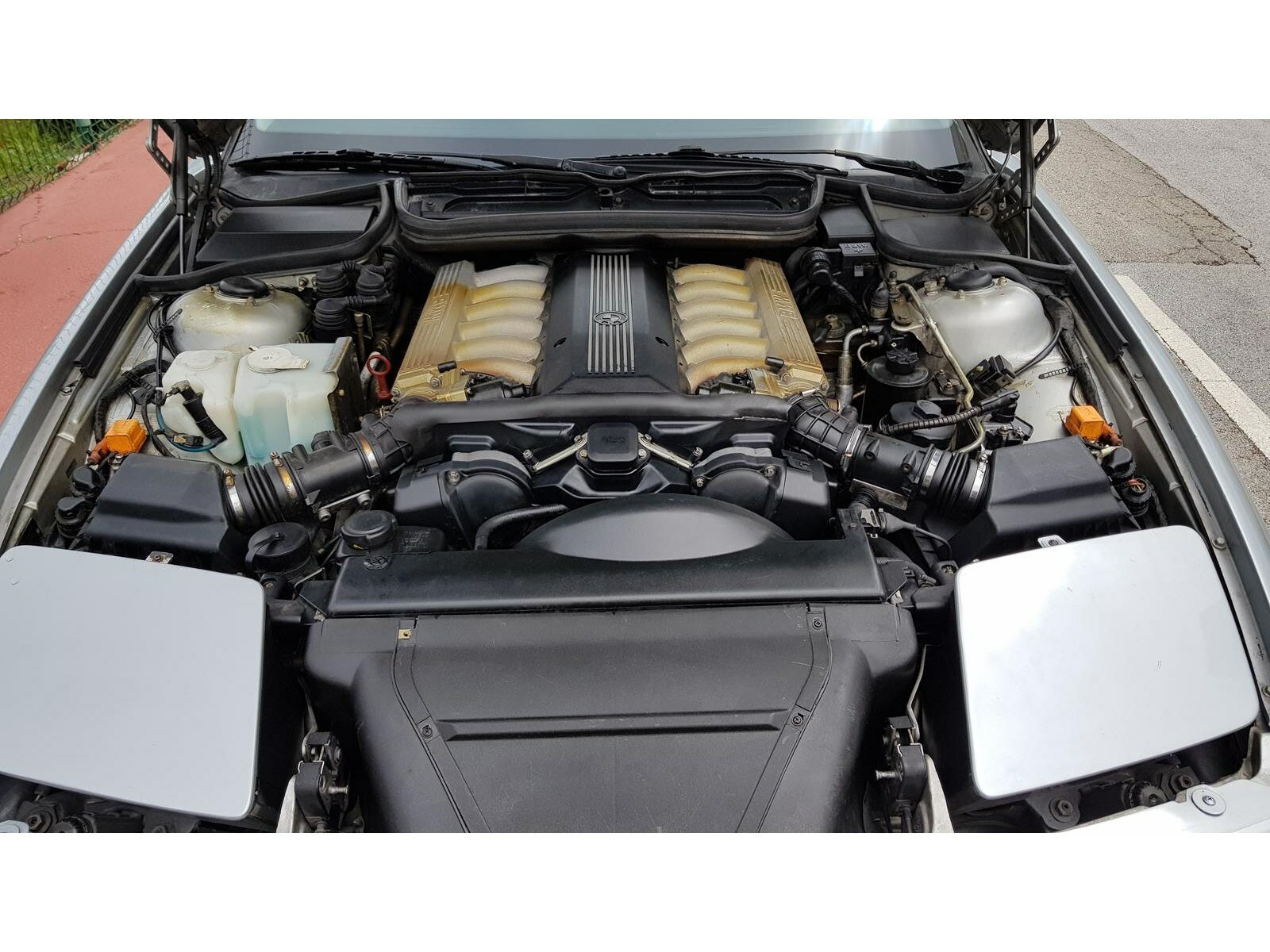 BMW 850 CI Coupe 12 Zylinder in Bovenden | Gassmann